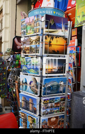 Cartoline postali Cartoline Supporti rack rack souvenir negozio di ...