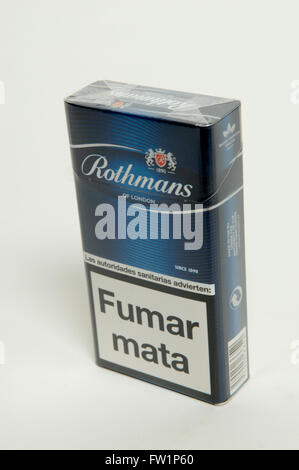 Rothmans pacchetto di sigarette Foto stock - Alamy