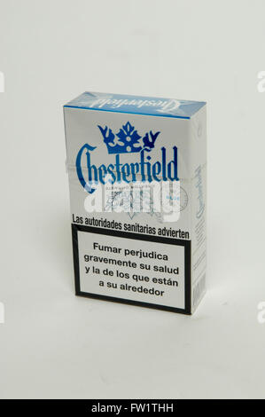 Chesterfield Blue sigarette pacchetto di tabacco Foto stock - Alamy