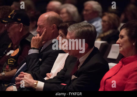 Le sorelle LUCI BAINES JOHNSON, l, e LE FIGLIE DI LYNDA ROBB dell'ex ...