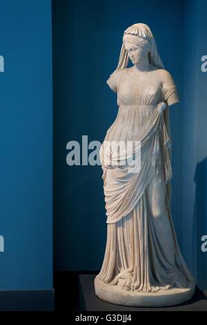Roma. L'Italia. Statua di Melpomene :, musa della tragedia, 1C BC ...