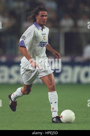 FERNANDO REDONDO REAL MADRID FC 03 Marzo 1999 Foto stock - Alamy