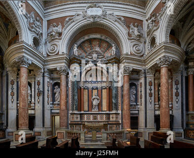San Lorenzo, Torino. Chiesa progettata e costruita da Guarino Guarini ...