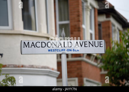 MacDonald Avenue, Westcliff on Sea, Essex, Regno Unito. 2 maggio 2024 ...