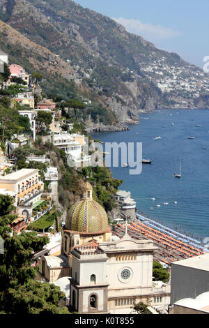 Tour in barca della Costiera Amalfitana - Italia vedute panoramiche del porto turistico / delle ...