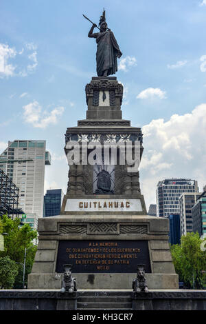 Monumento a cuitlahuac lungo il Paseo de la Reforma. cuitlahuac era il ...