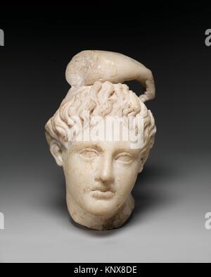 Statua di Apollo Lykeios marmo, copia romana da circa 140 BCHead e ...