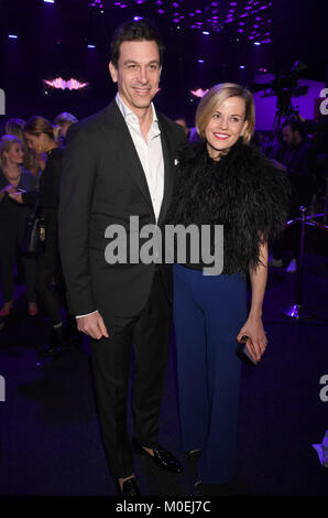 Kitzbuehel, Austria. Xx gen, 2018. Il Playmates Annetta negare, (L-R ...