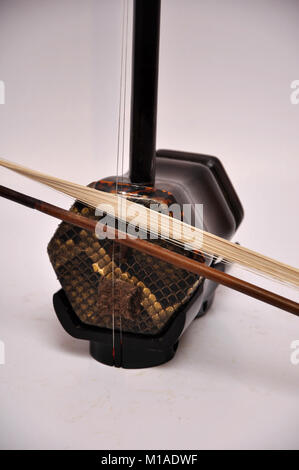 Strumenti musicali cinesi: due-stringa erhu 1,2, tre-stringa erhu 3 ...