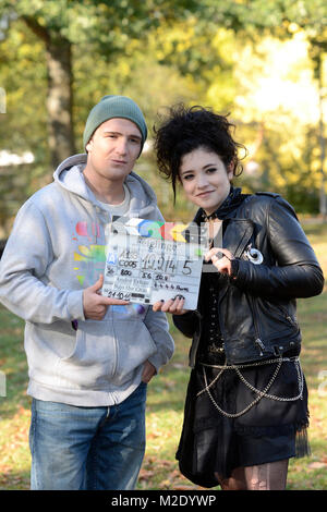 Schauspieler Frederick Lau in der Rolle des Wurstjungen, von links ...