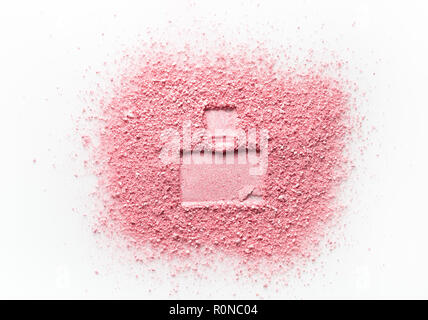 Impronta della bottiglia di profumo in rosa cipria. Isolato su uno ...