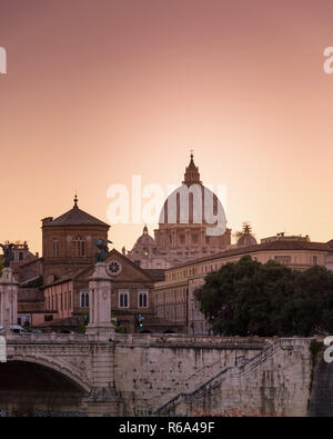 L'Italia. Roma. Basilica di San Carlo al Corso. Abside merita di ...