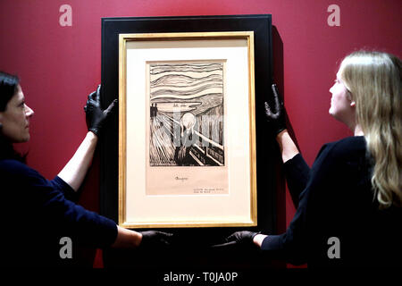 Pic mostra: Sospensione del grido di Edvard Munch provenienti dalla ...