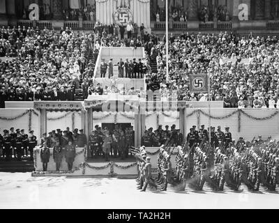 ADOLF HITLER Condor Legion Nazi Propaganda immagine 1930s Adolf Hitler ...