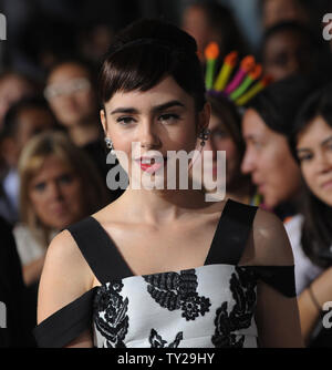 Lily Collins, un membro del cast in moto mistero thriller "rapimento ...