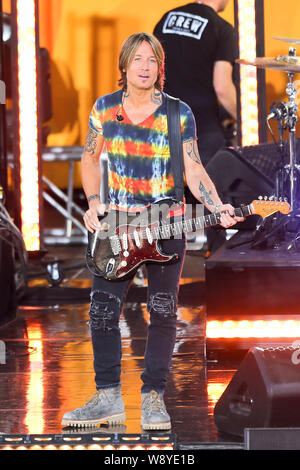 Keith Urban esegue su 'Good Morning America' dotata di: David Muir ...