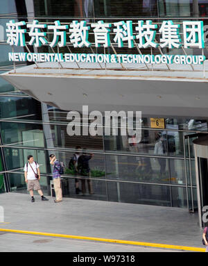 --FILE--Vista del quartier generale di New Oriental Education ...